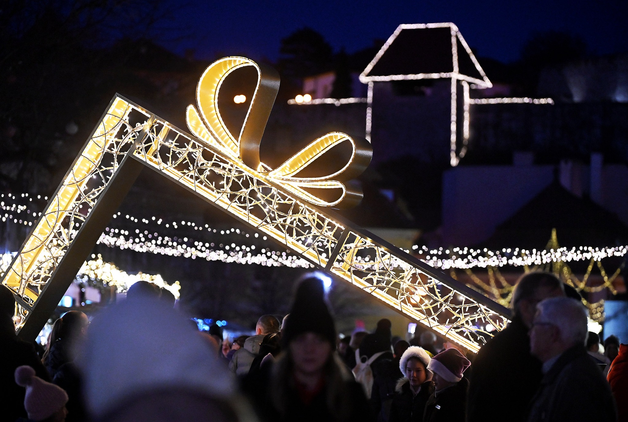 Eger Advent: Felújítja az önkormányzat a Dobó tér környéki földalatti ...